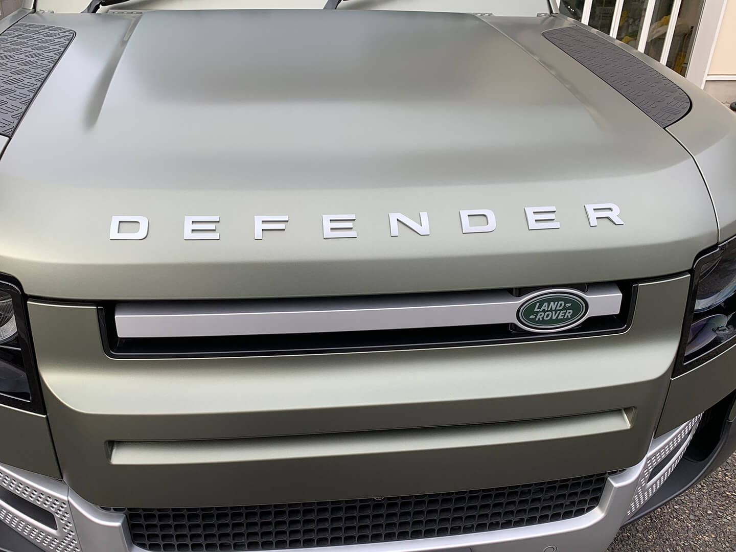 【コーティング】ランドローバー ディフェンダー 110 SE (L663) パンゲアグリーン - 神戸・宝塚のコーティング専門店 | CARHEART